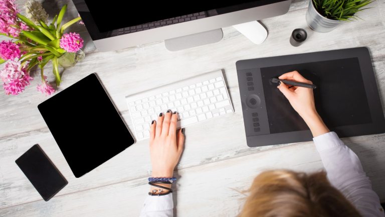 Perbedaan Photoshop dan Coreldraw Perbedaan Photoshop dan Coreldraw